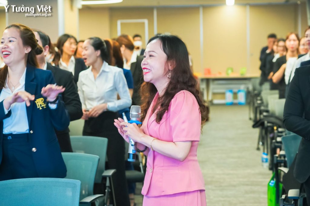 "Nhấn hạnh phúc - Bật thành công" cùng đội ngũ cán bộ nhân viên tập đoàn Hưng Thịnh - Trung tâm ...